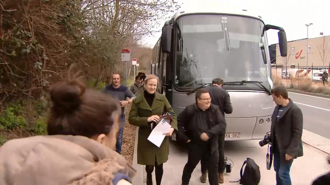 Looking for a job by bus: 'There are 3,000 vacancies in the Brussels ...