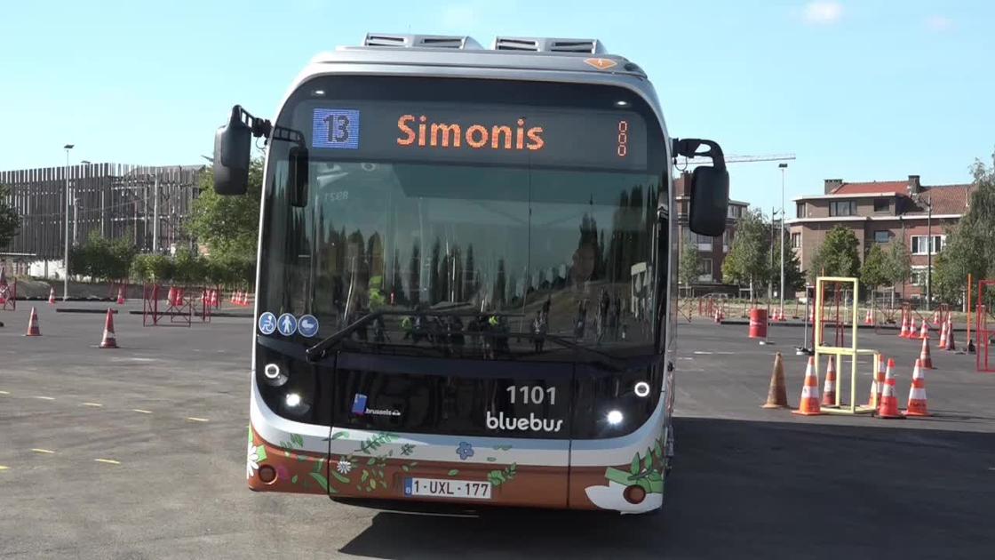 MIVB presents new electric bus | BRUZZ