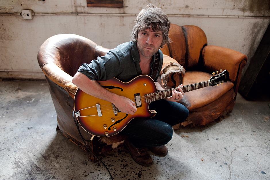 Tim Easton: 'Als je Woody Guthrie wilt zijn, moet je de hort op' | BRUZZ