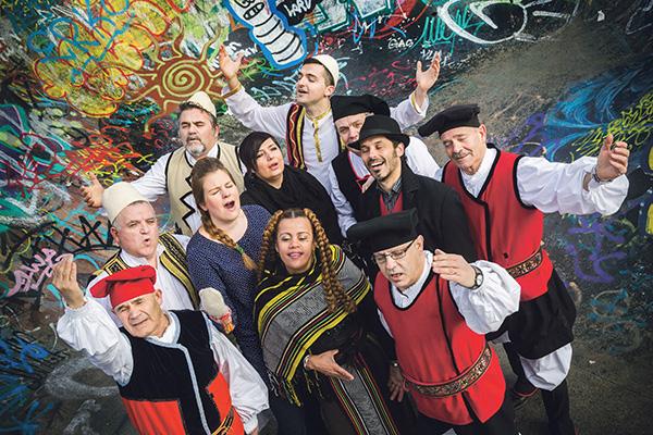 Voxtra: 'Zangtradities moeten herkenbaar blijven' | BRUZZ