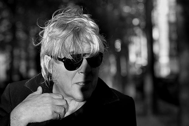 Arno speelt met nieuwe band in AB | BRUZZ