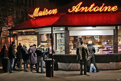 Antoine: standbeeld voor 'beste frituur van Brussel' | BRUZZ