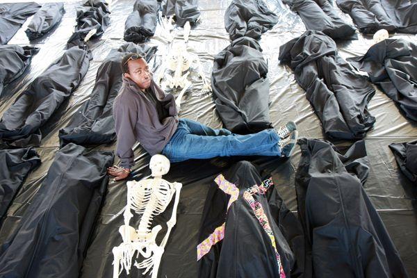 Marcel Pinas, Surinaams kunstenaar in residentie aan de VUB | BRUZZ