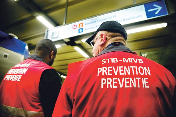 MIVB-preventieagenten vertellen over hun werk | BRUZZ