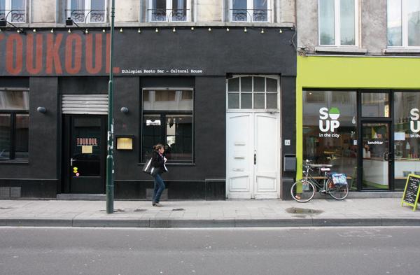 Hoertjes en nightshops wijken voor bobo’s en kunstgaleries | BRUZZ