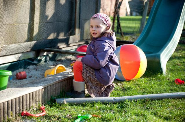 Na half tien op het speelplein? 50 euro boete | BRUZZ