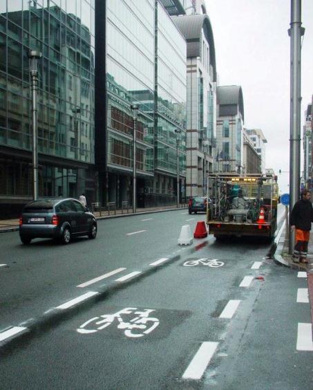 Doek valt voor extra fietsstrook Wetstraat | BRUZZ