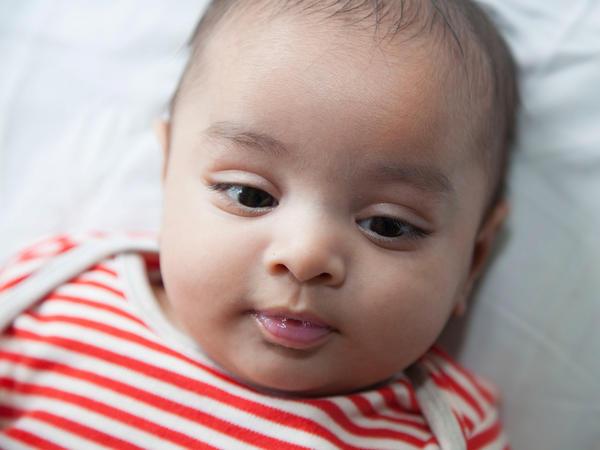 NMBS helpt vaders baby’s te verversen | BRUZZ