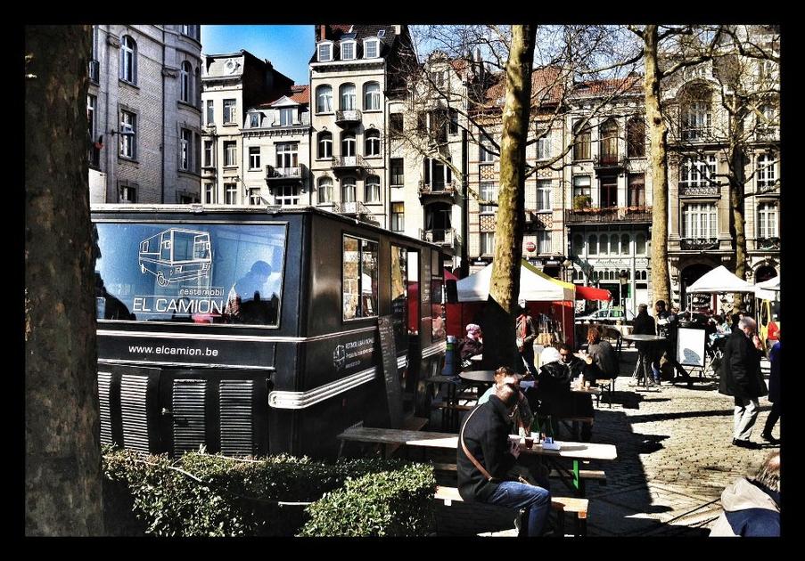 Frietkot versus food truck | BRUZZ