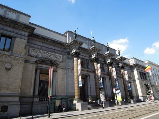 Brad Pitt brengt bezoek aan expo Museum voor Schone Kunsten | BRUZZ