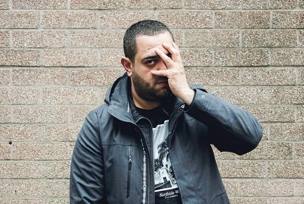 Comedian Erhan Demirci: 'Brussel is een stad die pijn doet' | BRUZZ