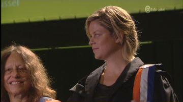 Clijsters krijgt eredoctoraat aan VUB: 'Ik moet de toga teruggeven' | BRUZZ