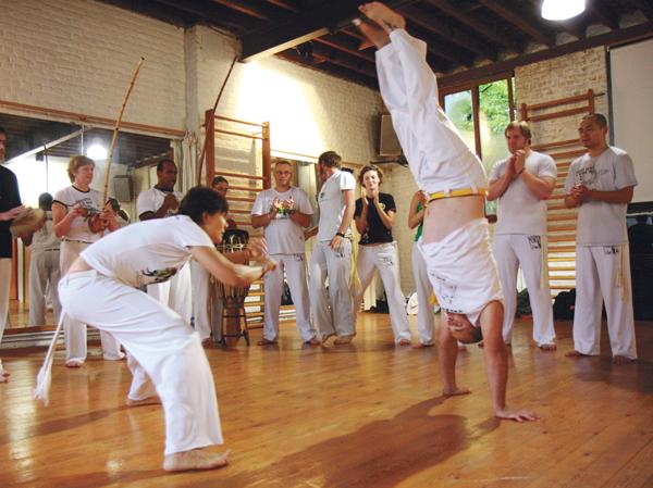 Hoogmis van de capoeira aan ULB | BRUZZ