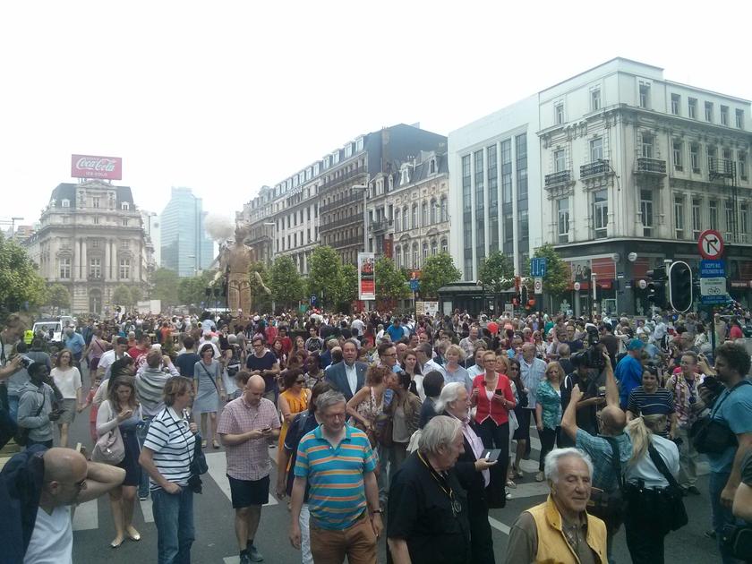 Le piétonnier du centre attire les foules | BRUZZ