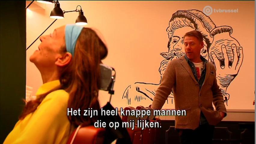 Linda chez le barbier : "Enfin un endroit où les femmes attendent les ...