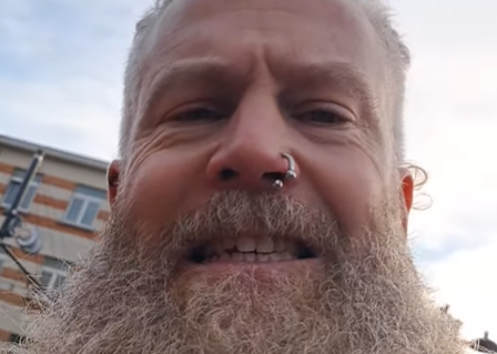 'Wat doet dat paaltje hier?': video over fietspad in Jette gaat viraal ...